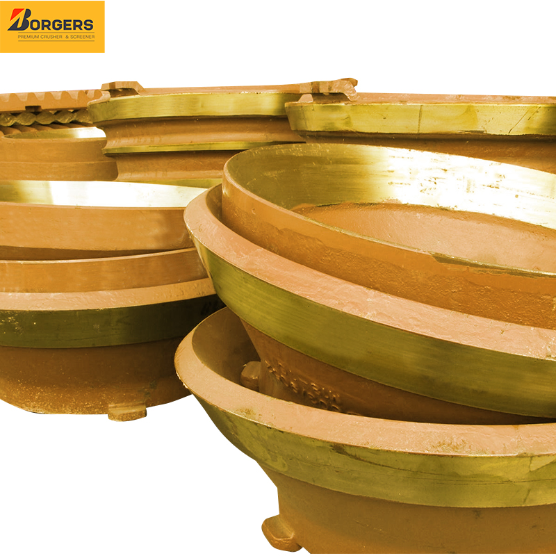 Busy days at crusher and screener's factory ,Carefully build each ...